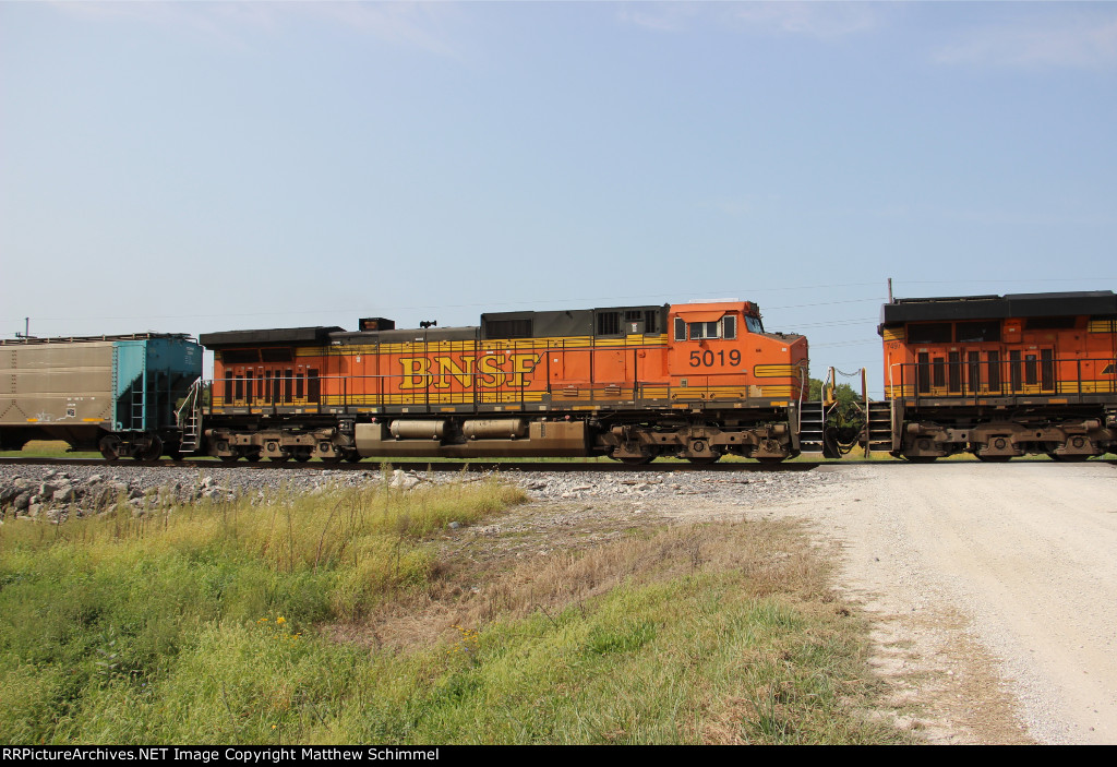 BNSF 5019